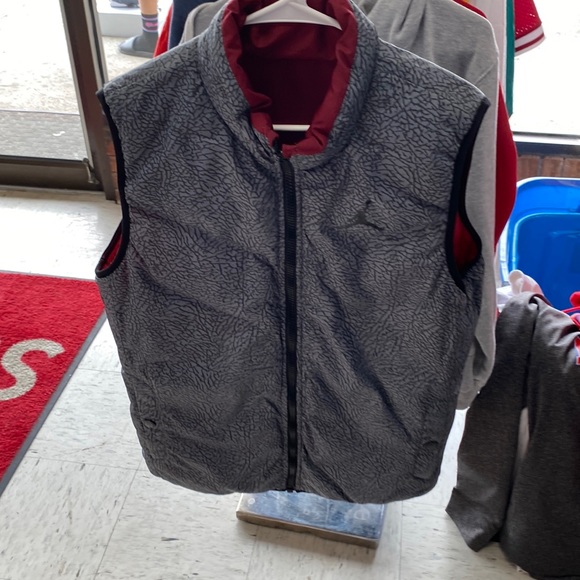 Jordan | Jackets & Coats | Mens Jordan Vest Used Sz L Reversible Good ...